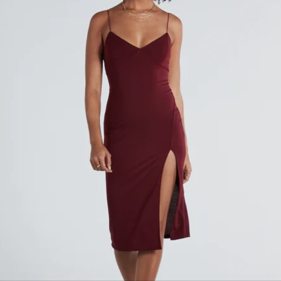 Windsor | Dresses | Windsor Maroon Catch Up Crepe V Neck Slip Midi ...